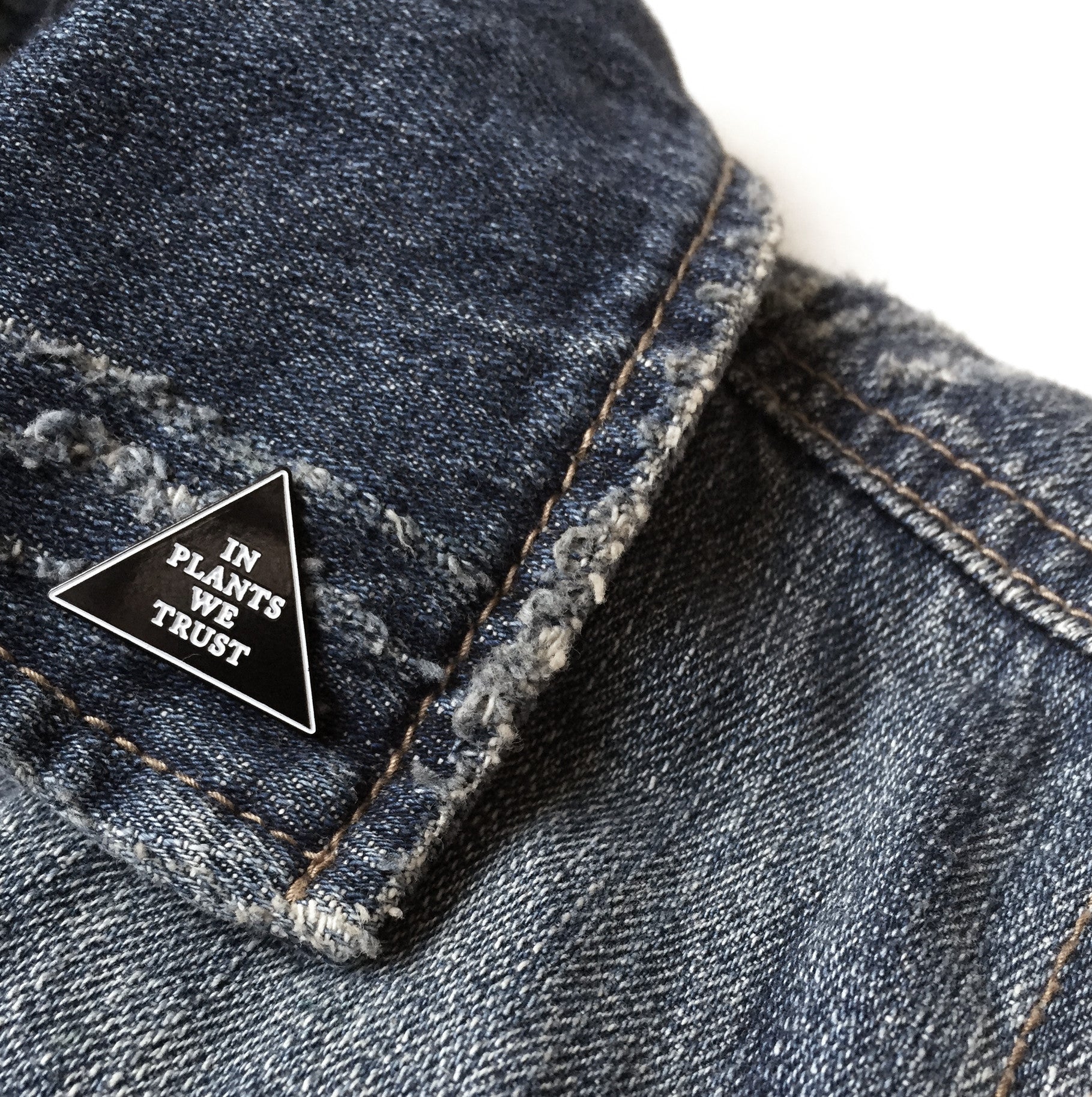 In Plants We Trust Pin – BEETxBEET